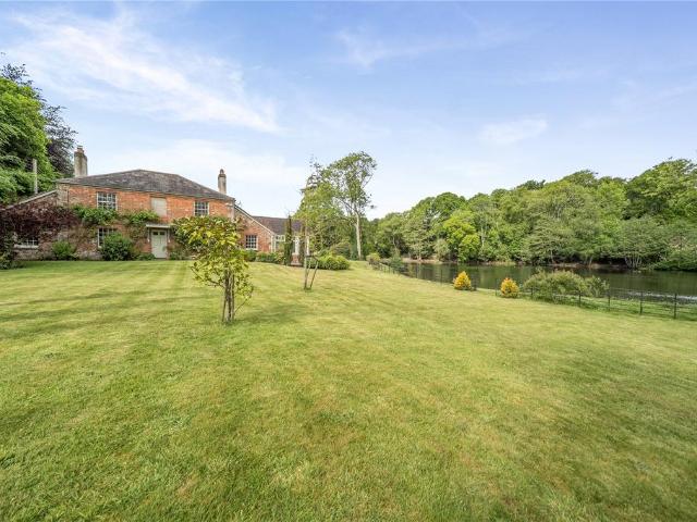Donhead St. Mary, Shaftesbury. 4 bed detached house to rent £4,000 pcm £923 pw