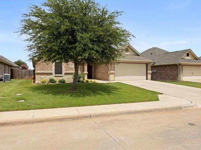 Donna Cir, Granbury, Home For Sale