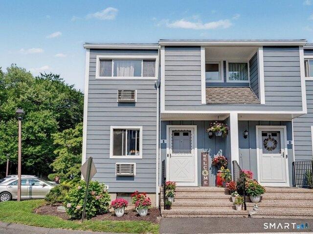 Donna Dr Apt,norwalk, Home For Sale