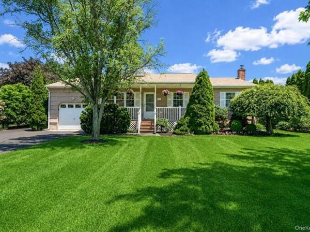 Donna Dr, Baiting Hollow, Home For Sale