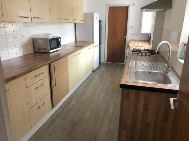 Donnington Gardens, Reading RG1, 3 bed terraced house to rent, £2,500 pcm | PrimeLocation