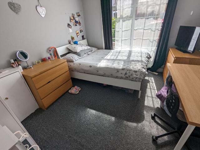 Donnington Gardens, Reading RG1, 4 bed terraced house to rent, £2,500 pcm | PrimeLocation
