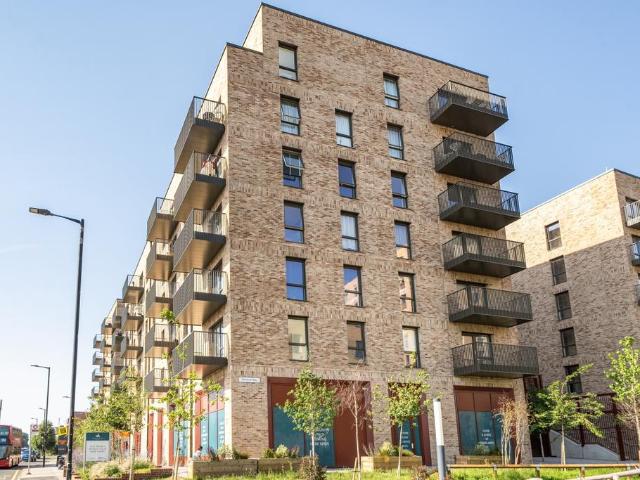 Donovan Way Harrow HA1 1 bed apartment to rent £1,600 pcm £369 pw