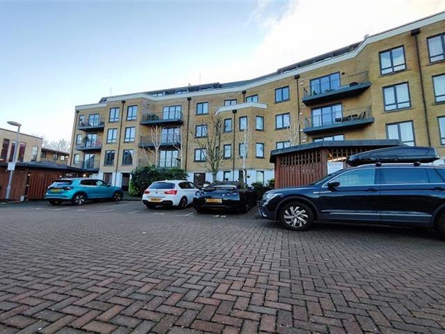 Dock Meadow Reach, Hanwell W7, 2 bed flat to rent, £2,200 pcm | PrimeLocation