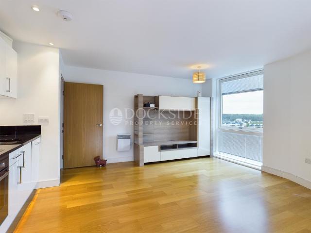 Dock Head Road, Chatham 2 bed apartment to rent £1,450 pcm £335 pw