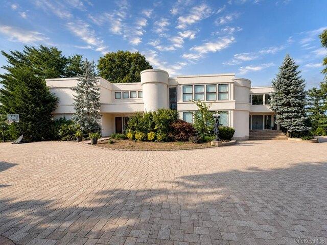 Dock Ln, Great Neck, Home For Sale