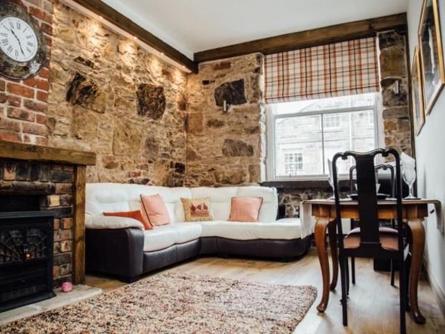 Dock Place, Edinburgh EH6, 1 bed flat to rent, £975 pcm | PrimeLocation
