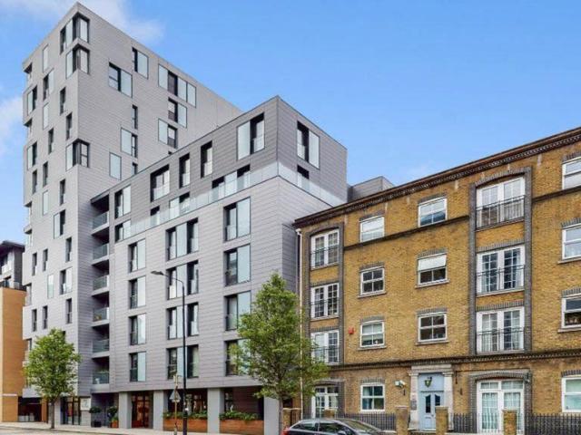 Dock Street, Tower Hill, LONDON, E1 2 bed flat to rent £3,575 pcm £825 pw