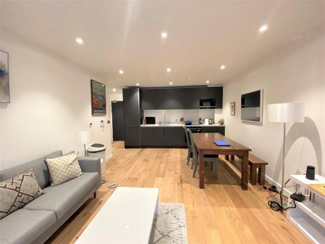 Dock Street, Whitechapel, London, E1 1 bed apartment to rent £2,700 pcm £623 pw