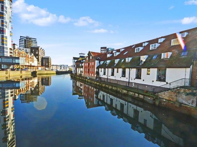 Dock Street, Ipswich IP2, 2 bed flat to rent, £995 pcm | PrimeLocation