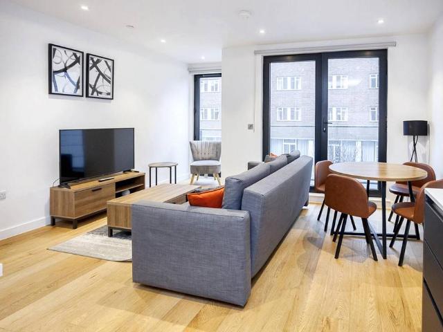 Dock Street, London E1 1 bed apartment to rent £2,492 pcm £575 pw