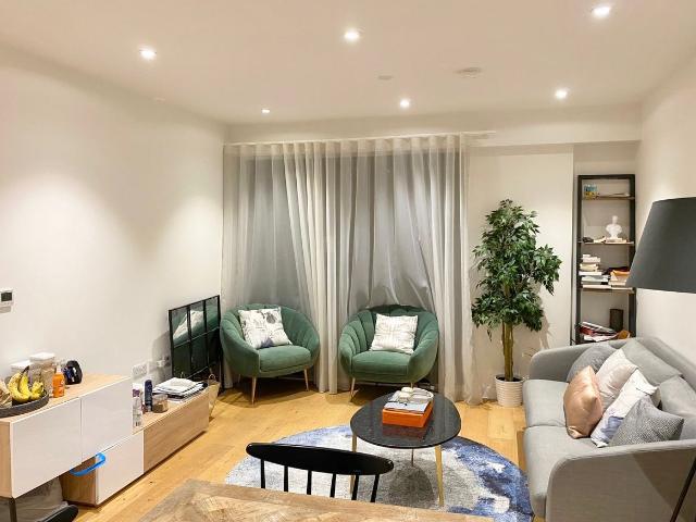 Dock Street, London E1, 1 bed flat to rent, £2,600 pcm | PrimeLocation