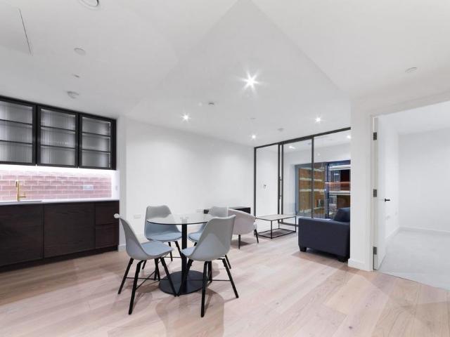 Docker Building, Riverscape, London, E16 1 bed apartment to rent £2,249 pcm £519 pw