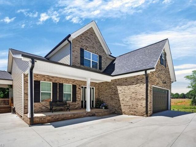 Dodson Mill Rd, Pilot Mountain, Home For Sale