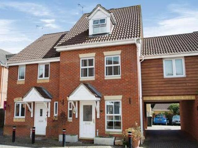 Doe Walk, Hedge End, 3 Bedroom Town