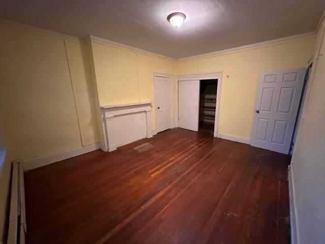 Dog and friendly, close to downtown m