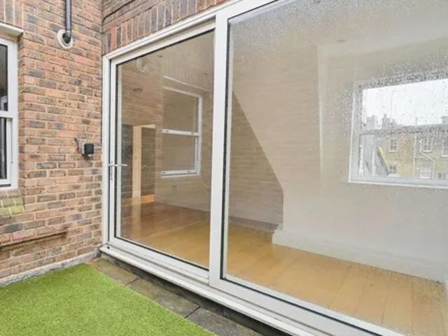 Dog & Duck Yard, London, WC1R 4AX, United Kingdom | 2 bed apartment for rent #167692727 | Rentberry