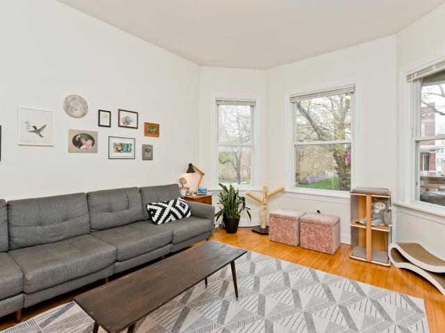 Dog Friendly Vintage 2BR in Irving Park with High Ceilings & Hardwood Floors