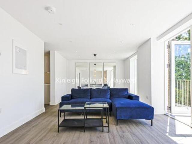 Dog Kennel Hill, London, 2 Bedroom Flat