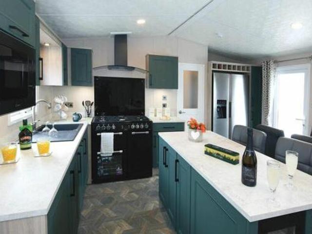 Dog Lane, Tarporley, 3 Bedroom Lodge