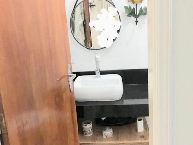 Dois dormitórios com suite. Piscina. Próximo à praia. Bonito
