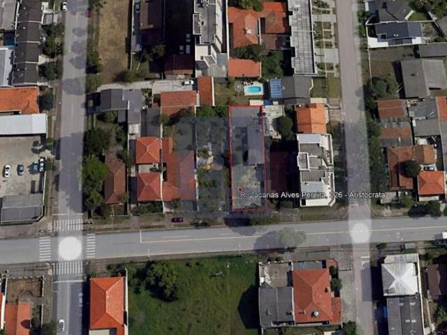DOIS LOTES EM LOCALIZAÇÃO PRIVILEGIADA, ÓTIMO PARA