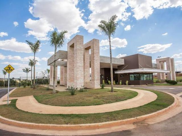 Dois lotes vizinhos no Condomínio Damha 2 totalizando 774m²