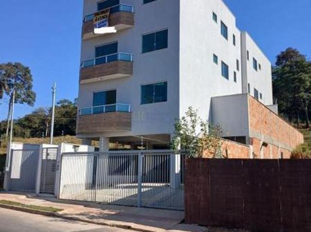 DOIS QUARTOS, SUITE E DUAS VAGAS
