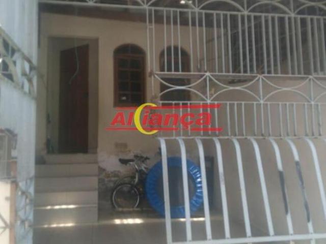 Dois sobrados com 1 dormitório nos fundos e dois dorm. na frete