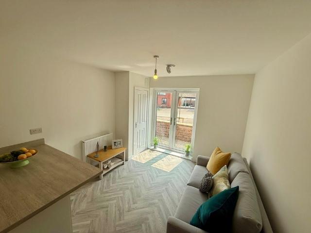Dol Glaswg, Cardiff, Creigiau