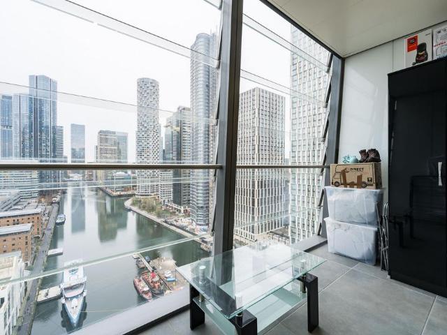 Dollar Bay, Canary Wharf, London, E14 Studio to rent £2,102 pcm £485 pw
