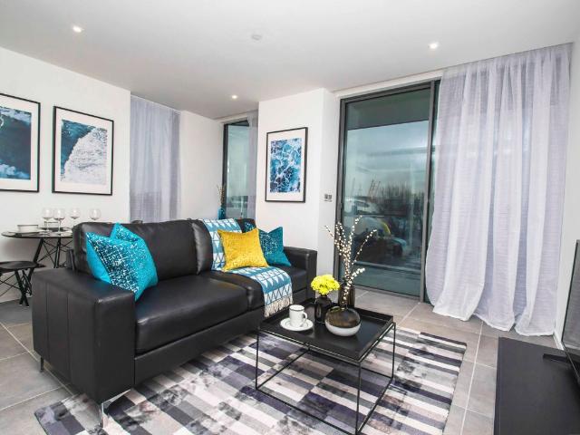 Dollar Bay Point, London E14, 1 bed flat to rent, £2,708 pcm | PrimeLocation
