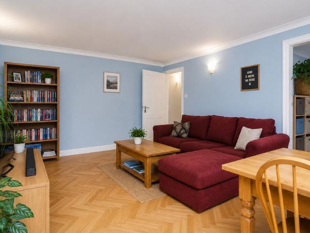 Dollis Avenue, Finchley, N3