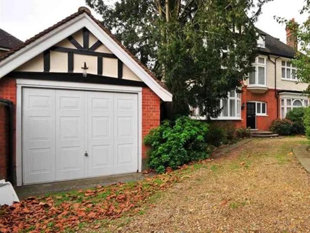 Dollis Avenue, London, N3 1TW, United Kingdom | 6 bed house for rent #136497596 | Rentberry