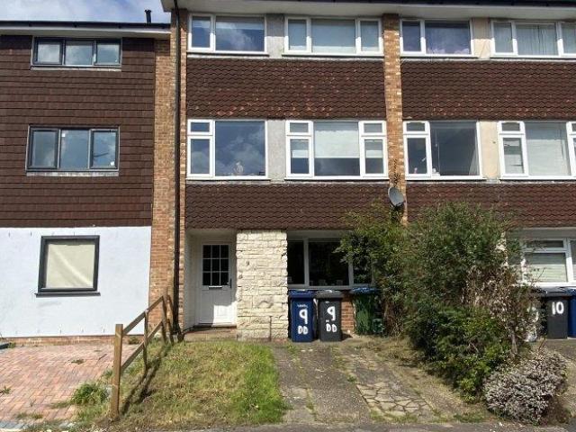 Dollis Drive 6 bed house share to rent £3,270 pcm £755 pw