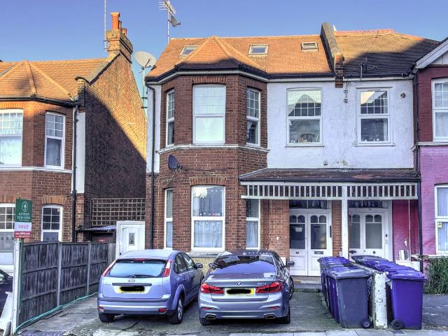 Dollis Park, Finchley Central N3, 1 bed flat to rent, £1,350 pcm | PrimeLocation