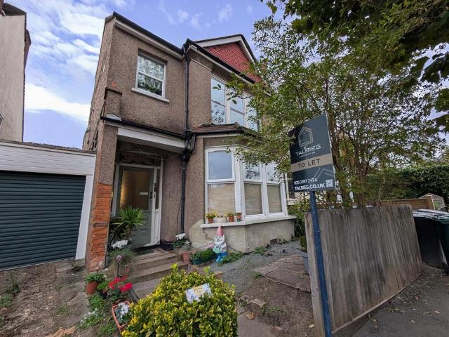 Dollis Park, Finchley Central N3 2 bed flat to rent £1,650 pcm £381 pw