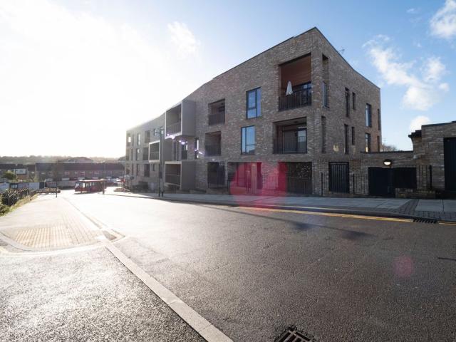 Dollis Valley Drive, Barnet EN5, 2 bed flat to rent, £2,150 pcm | PrimeLocation