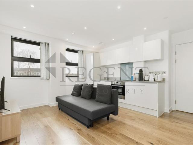 Dolphin Bridge House, Rockingham Road UB8, 1 bed flat to rent, £1,400 pcm | PrimeLocation