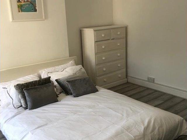 Dolphin Road, Slough SL1, Room to rent, £695 pcm | PrimeLocation