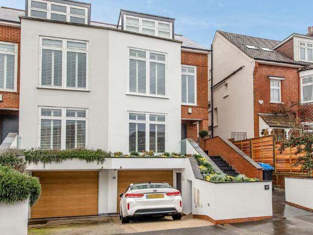 Dora Road, London SW19 5 bed house to rent £9,000 pcm £2,077 pw