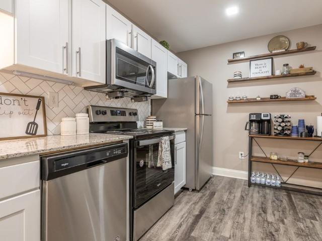 Doral Apartments 3 Bedroom Apartment for Rent at 24 Bramlet Road, Charlotte, NC 28205 Coliseum Drive