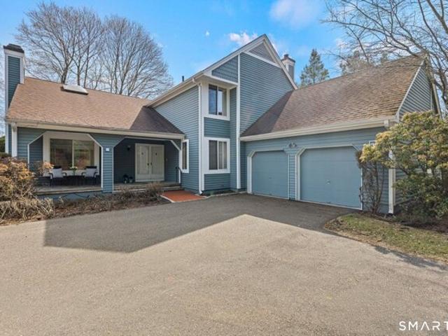 Doral Farm Rd, Stamford, Condo For Sale