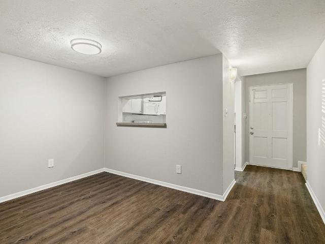 Doral Oaks 3 Bedroom Apartment for Rent at 105 Sunnyside Rd, Temple Terrace, FL 33617