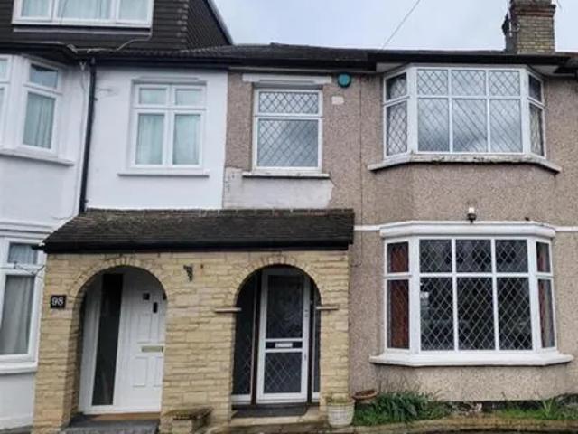 Dorchester Avenue, Enfield, Great London, N13 | 3 bed house for rent #166516129 | Rentberry