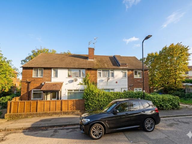 Dorchester Close, Northolt UB5, 4 bed maisonette to rent, £2,399 pcm | PrimeLocation