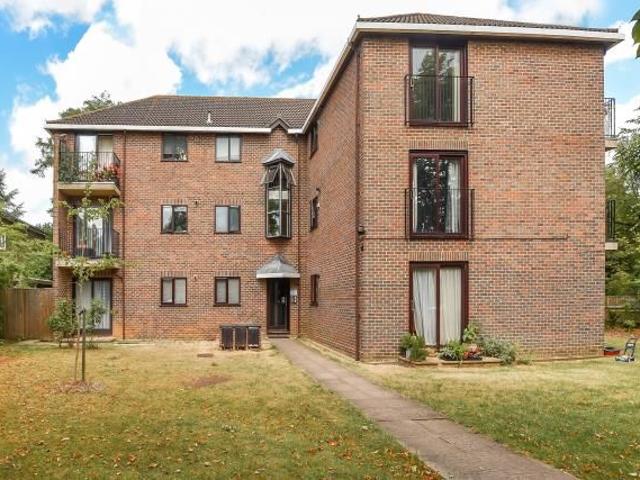 Dorchester Court, Oxford OX2, 2 bed flat to rent, £1,950 pcm | PrimeLocation