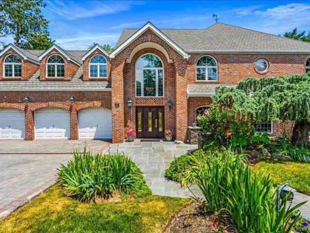 Dorchester Dr, Manhasset, Home For Sale