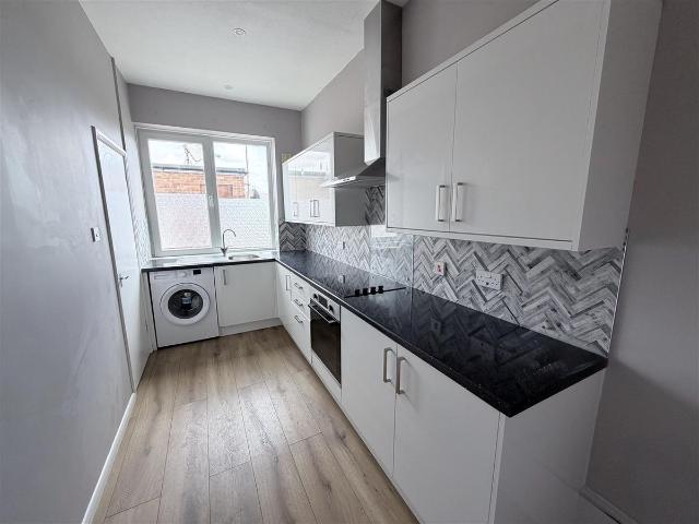 Dorchester Road, Weymouth DT4, 2 bed flat to rent, £900 pcm | PrimeLocation