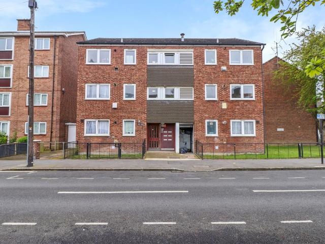 Dore Avenue E12, 1 bed flat to rent, £1,550 pcm | PrimeLocation